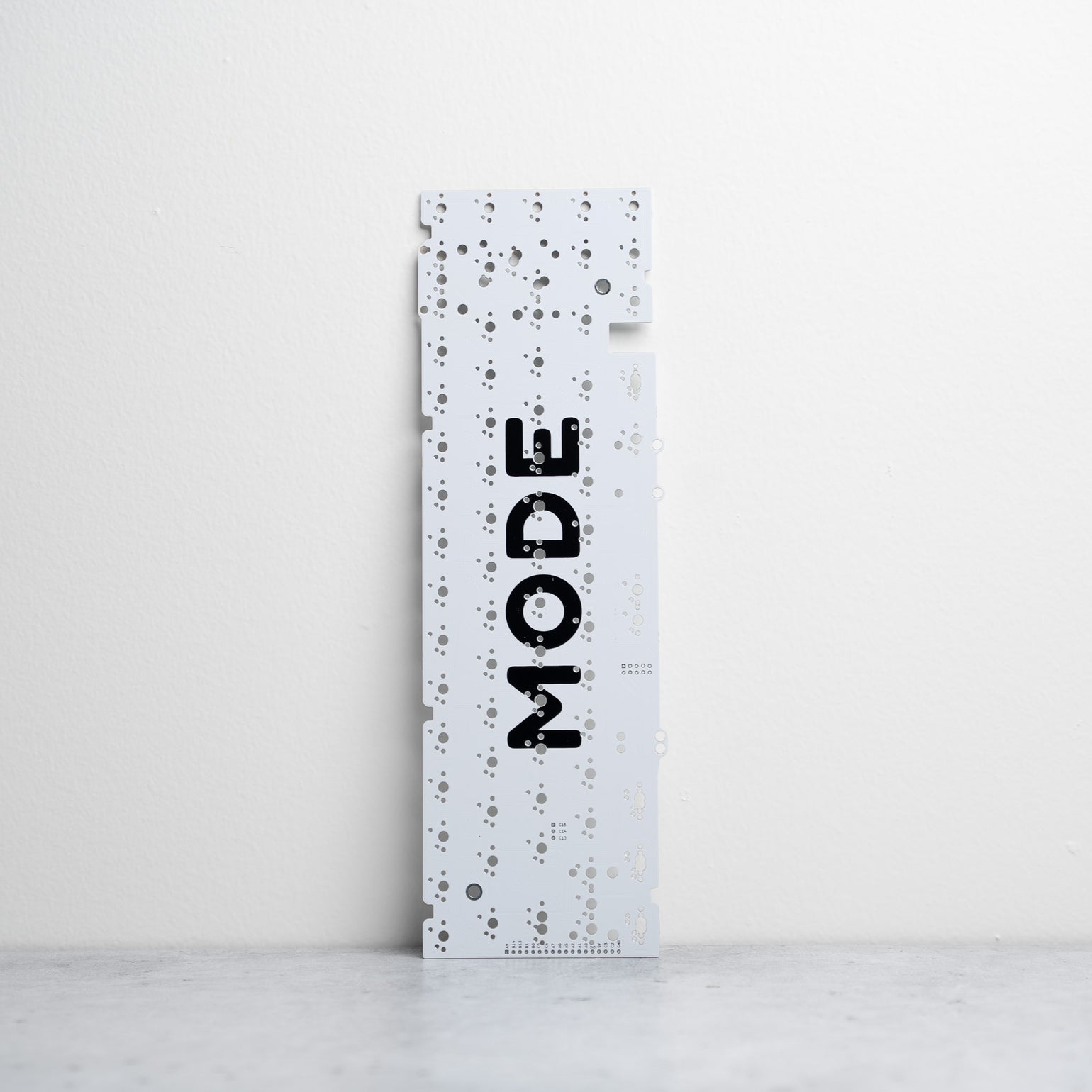 Red Edition Envoy – Mode Designs