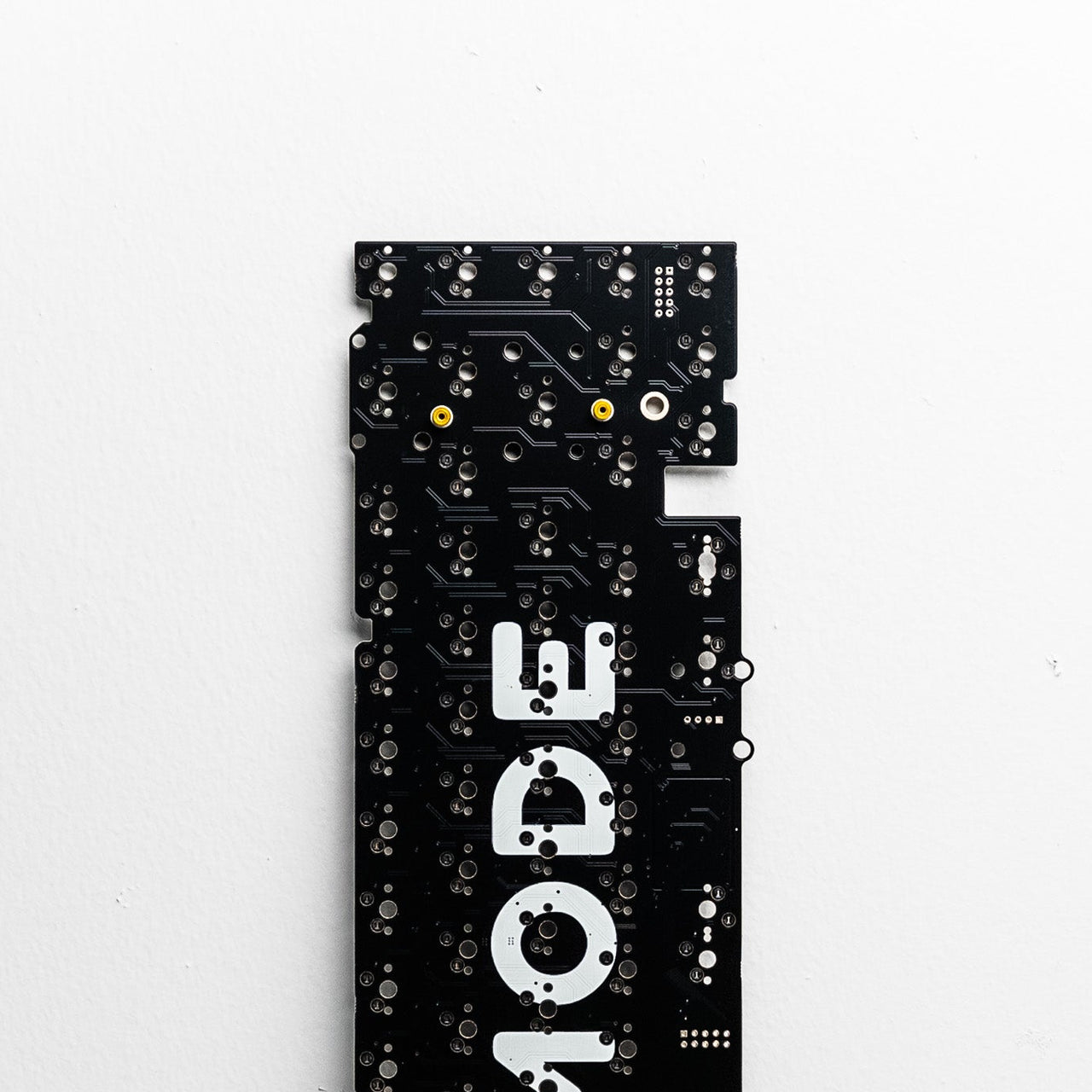 Red Edition Envoy – Mode Designs